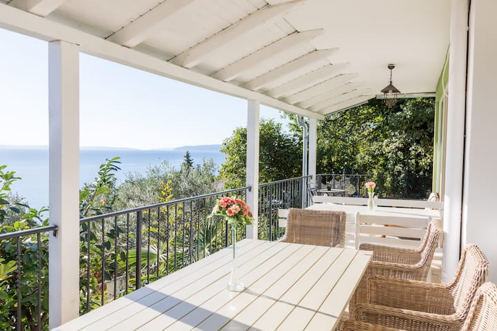 Flat W/sea View & Covered Patio - Opatija