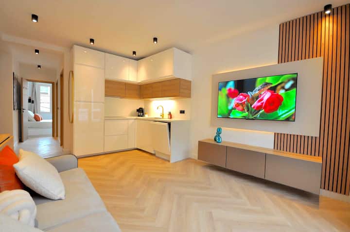 Monaco - Menton / 6 Persons / 2 Bedrooms/ Parking - Menton
