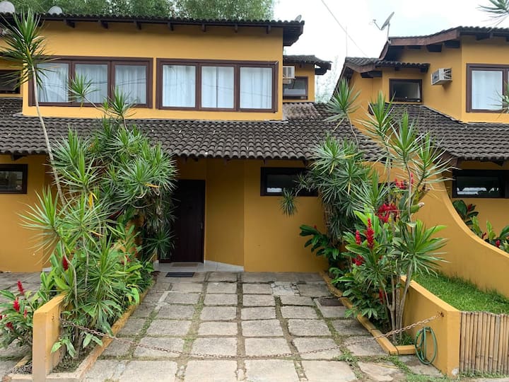 Lindo Chalé Próximo Ao Mar Com Piscina No Condomin - São Sebastião