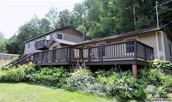 Catskill Mtn Home 4br/2ba Hot Tub/game Rm/fire Pit - Margaretville, NY