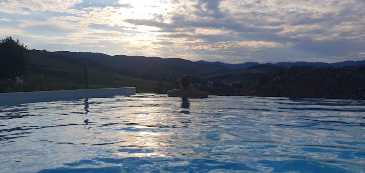 Moments Calmes Et Paisibles Dans Le Beaujolais. - Belleville, France