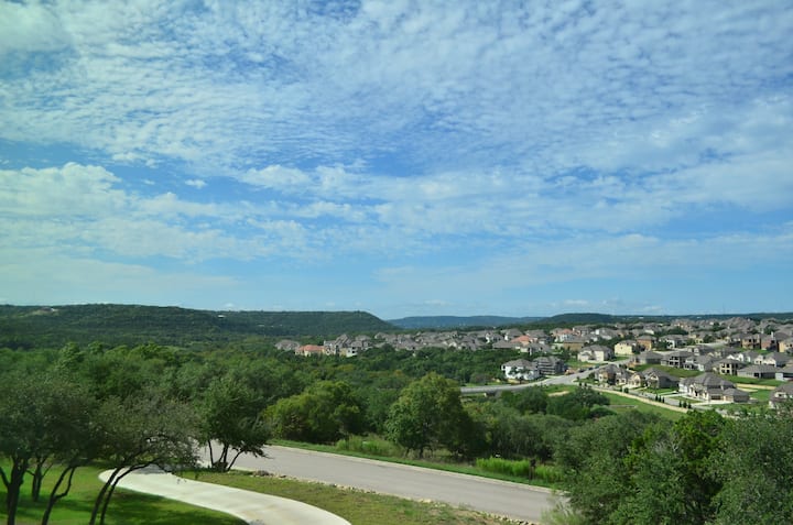Elegant Hill Country Guesthouse With A View - Leander, TX