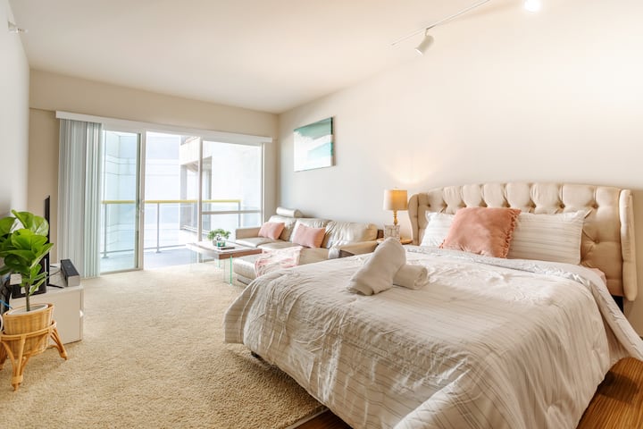 Ocean Living | Walk To The Beach - Marina del Rey, CA