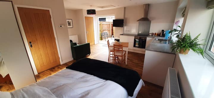 The Kop - Private, Self-contained Little Home. - Wiltshire