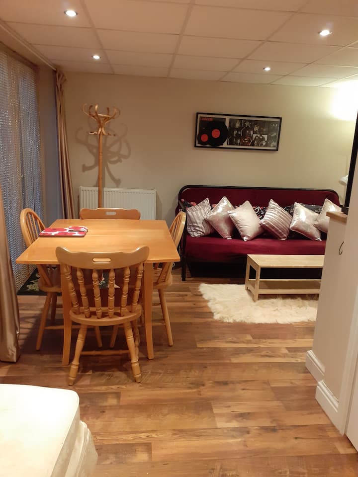 Dale Side Apartment - Derbyshire