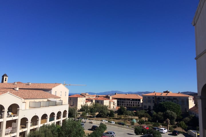 Appartement Spacieux En Centre Ville. - L'Île-Rousse
