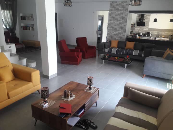Grande Et Luxueuse Villa à Hammamet Nord - Nabeul