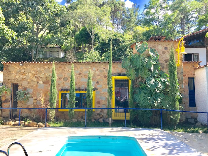 Linda Casa Italiana Em Itaipava - Petrópolis