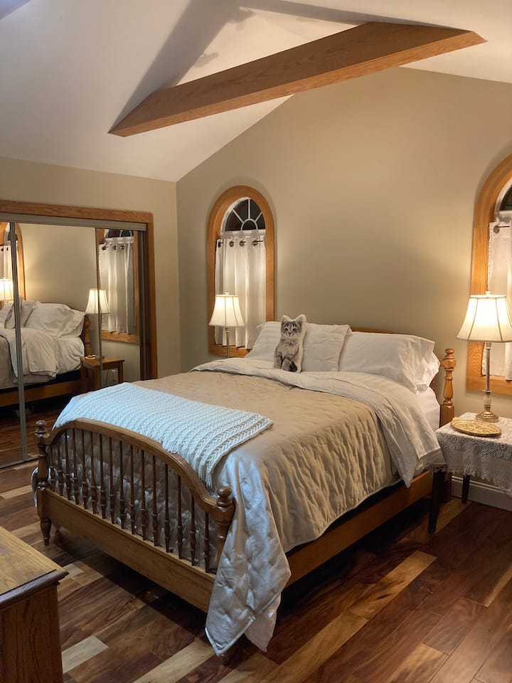 Carols 3 Bedroom Village Farmhouse Buffalo, Ny - Akron, NY