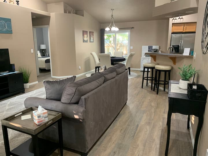 Clean ~ Cozy ~ Stylish ~ Entire  House ~ Sw Boise - Meridian, ID
