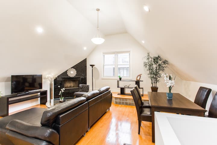 Lakeview Apartment Next To Wholefoods+free Laundry - Chicago, IL