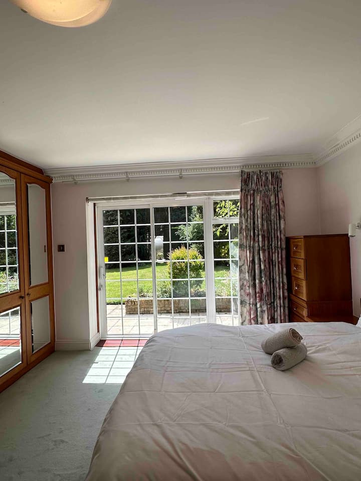 Luxury 3 Bed Skyline View - Mill Hill