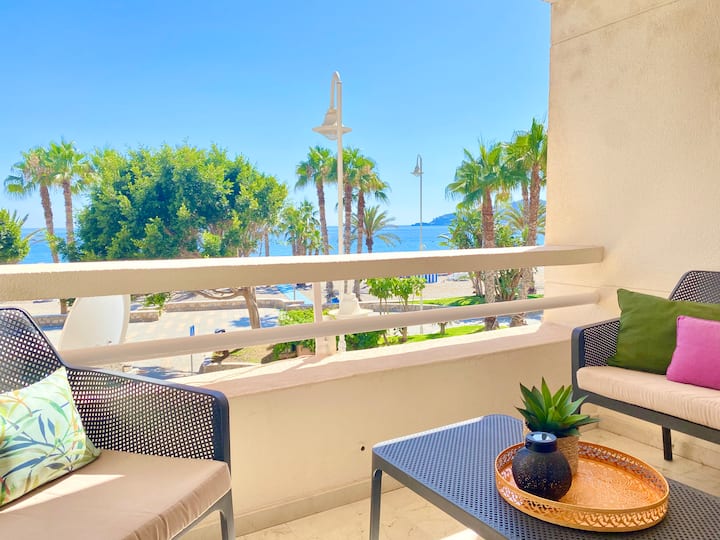 À Pied De La Plage De San Cristobal, Tv Française - Almuñécar