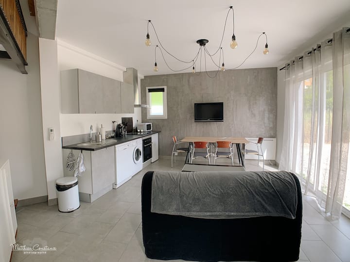 Joli T1 Bis Neuf En Rez De Villa, Proche De La Mer - La Ciotat