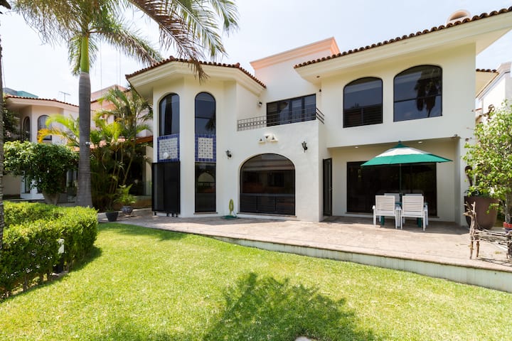Casa En La Mejor Zona De Guadalajara - Guadalajara