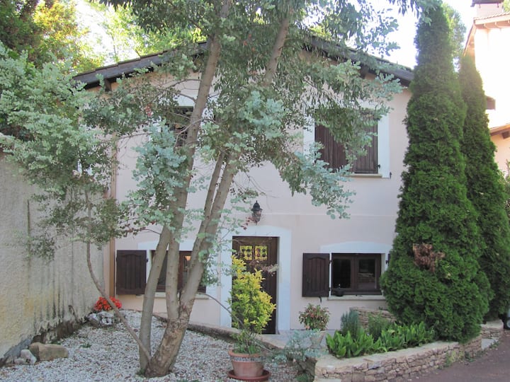 Maison Individuelle 90 M² - Aéroport de Lyon-Saint Exupéry (LYS)