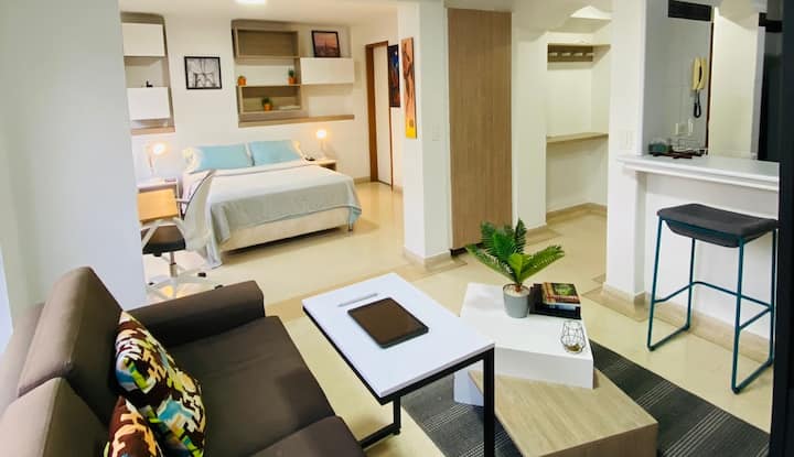 Hermoso Estudio En Laureles Con Grandes Ventanales - Medellín