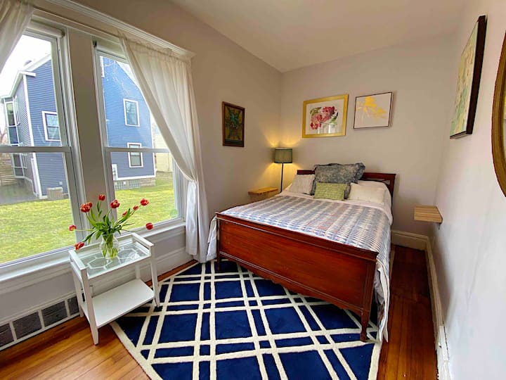 Full House In Heart Of 5 Points, Self Check-in - Buffalo, NY