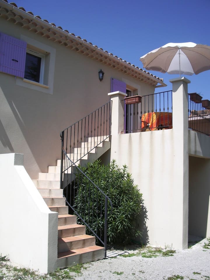 Studio De 20m2 Dans Villa - Carpentras