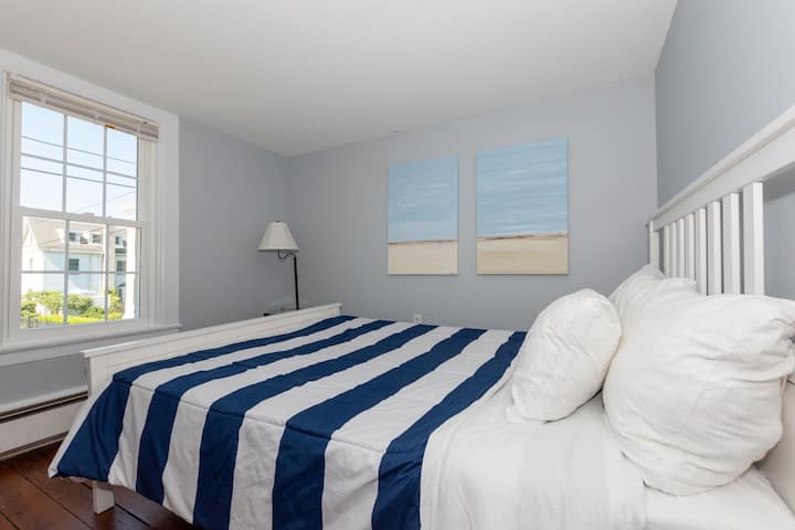Gorgeous 1 Bedroom In Heart Of The Boro - Westerly, RI