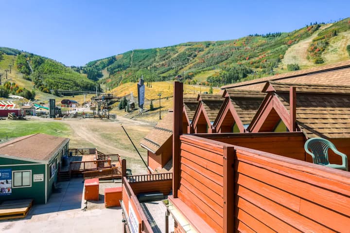 Breathtaking Mountain Views- Ski-in/out 2br Condo! - Park City, UT