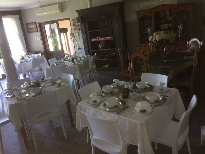 Budleigh Guest House - Your Home Away From Home - Ladysmith, South Africa