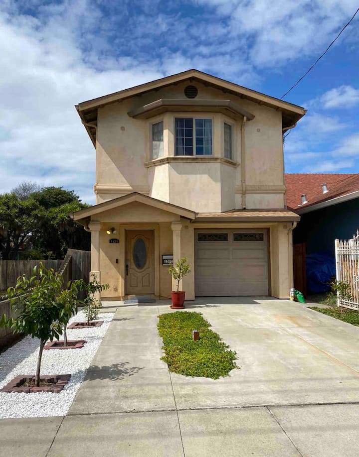 3-br/2.5bath House In Quiet Neighborhood - Berkeley