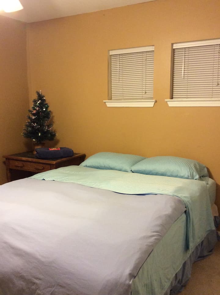 Jack And Jill Bedrooms With Home Office. - Atlanta, GA
