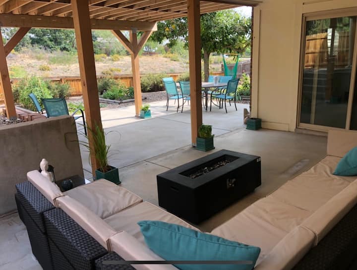 Entire Modern Home Oasis By Red Rocks - Golden, CO