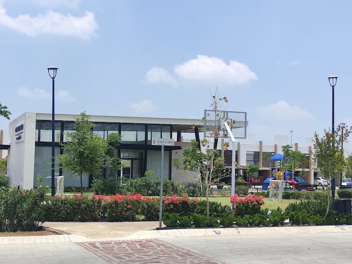 Casa Aldaba En Residencial 3 Recámaras (Factura) - León