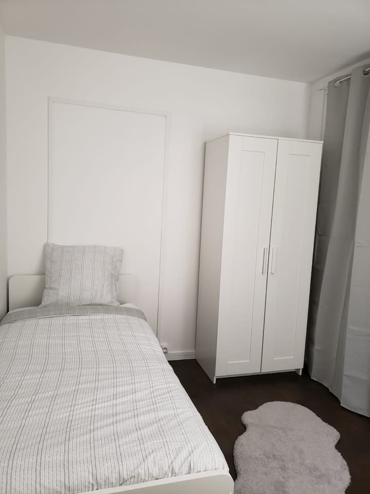 Chambre Grise éQuipée à 10 Min Du Centre De Rouen - Mont-Saint-Aignan