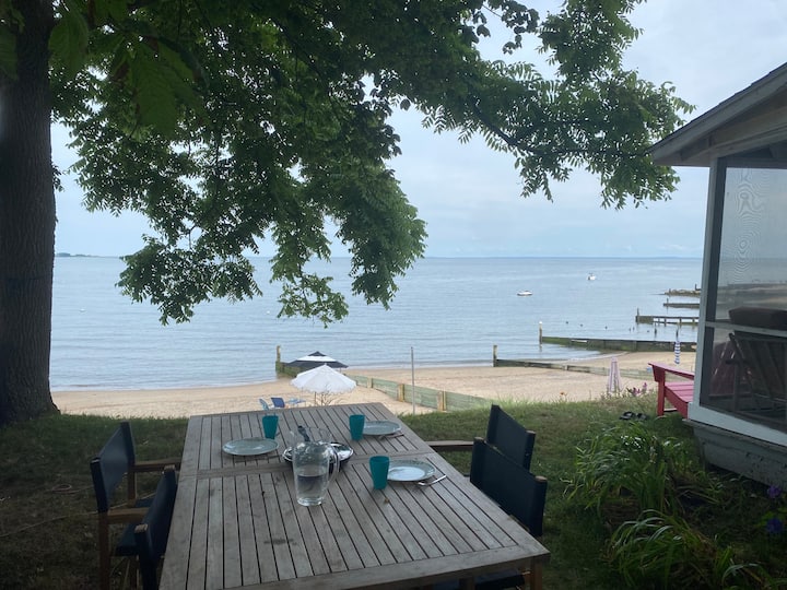 Private Beach, 3 Bedroom House Right On The Water - Hammonasset Beach State Park, Madison