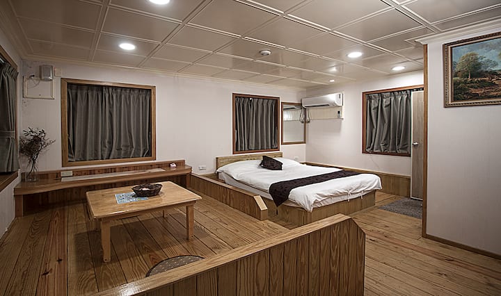 Sea View Balcony Room(on The Old Street) - 루이팡 구
