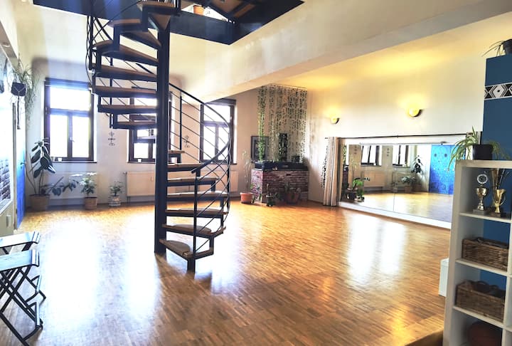 Lichtdurchflutete 200 Qm Maisonette Mit Yogastudio - Stuttgart