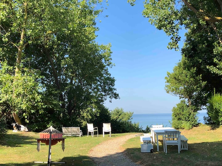 La Mer Au Bout Du Jardin - Villerville