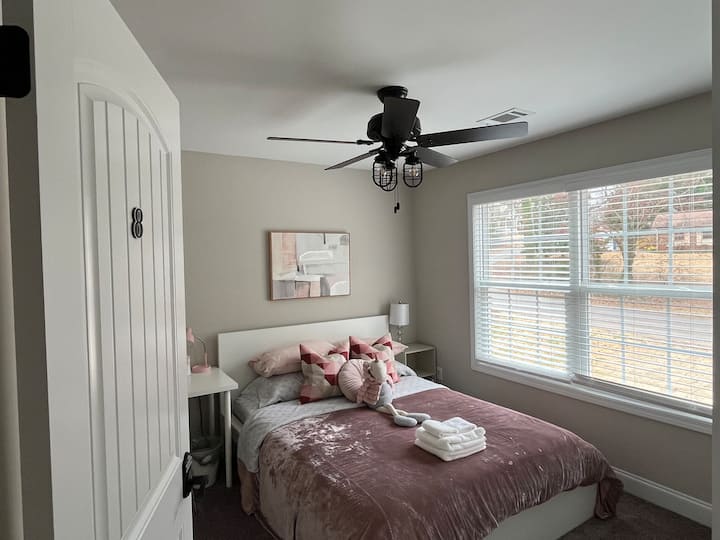Buford ｜Pink Room - Buford, GA