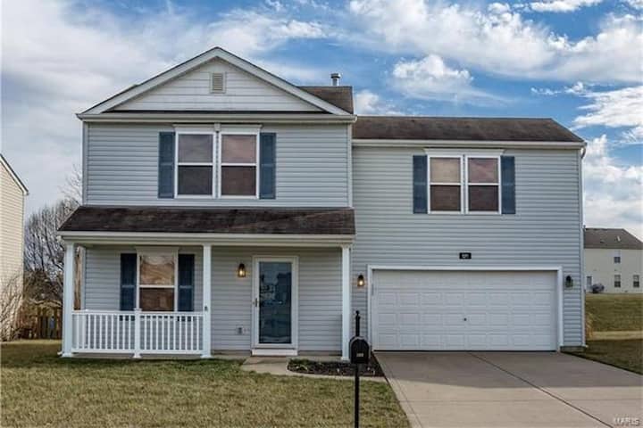 Family Friendly Space For The St. Louis Explorer - Belleville, IL