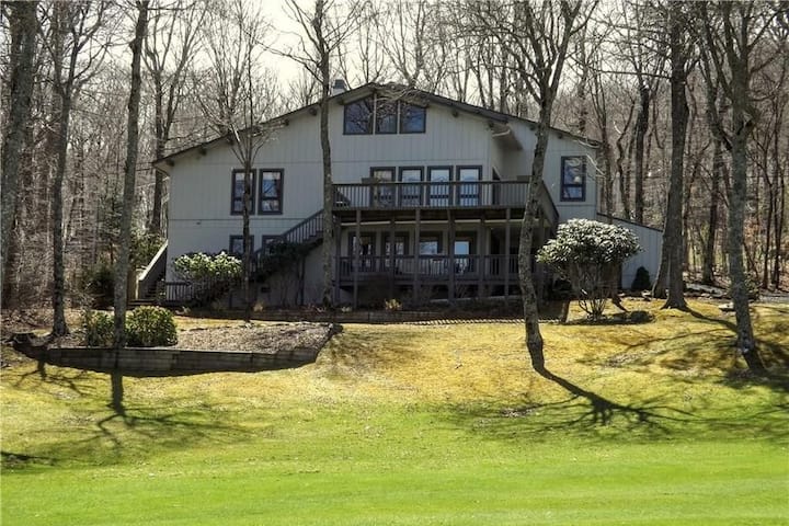 0.9 Mi To Ski Slopes! On Golf Course! - ビーチ・マウンテン, NC