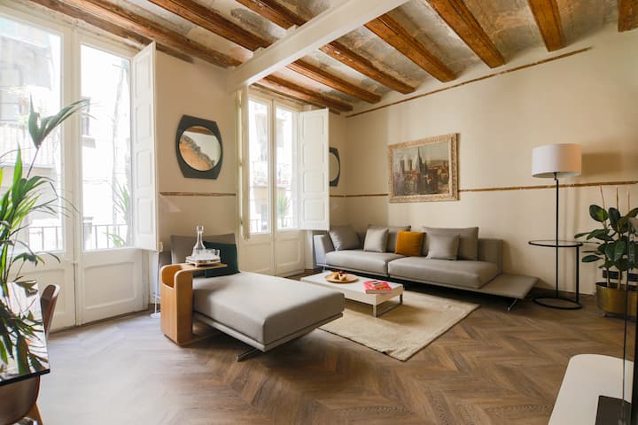 New! Serviced Boutique Apartment Next To Ramblas - Barcelona