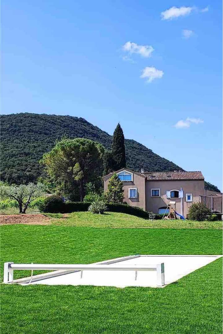 Domaine Viticole Privatisé - 22 Couchages, Piscine - Bédarieux