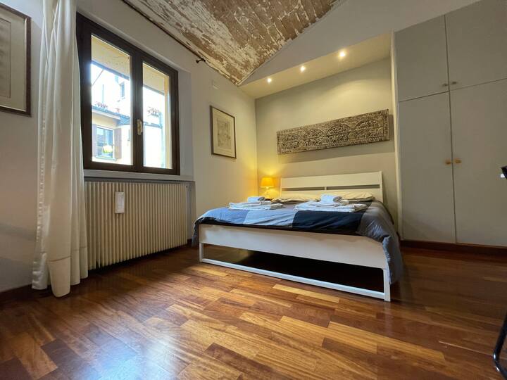 Suite Giulia , Cozy Apartment In The City Center - Bologna