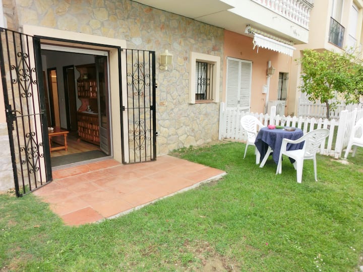 Appart. Avec Piscine, A/c Et Terrasse Pour Manger! - Empuriabrava