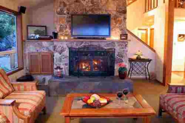 Harbor Chalet - Port Ludlow, WA