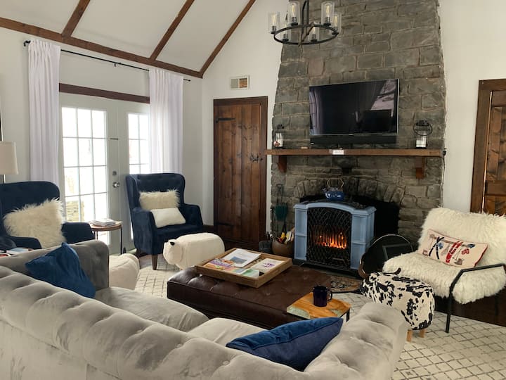 Welcoming Windham Home With Breathtaking Views - Windham, NY