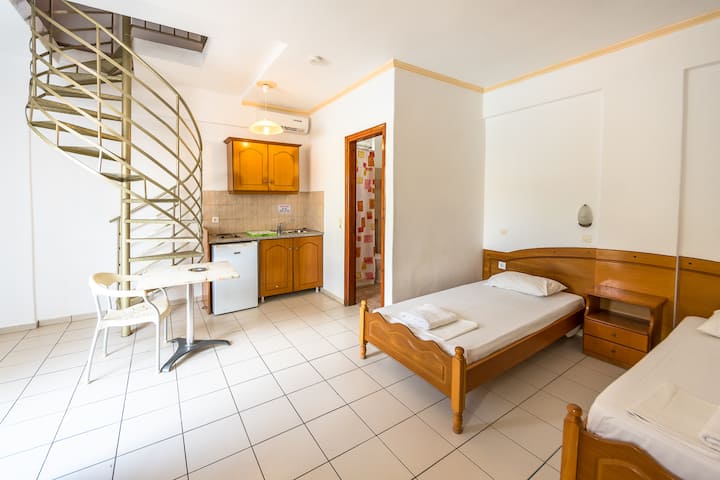 5 Guest Maizonette - Afrodite Complex With Pool - Kavos