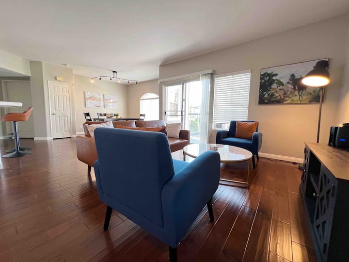 Upscale 2br La Jolla Condo W/ Pool, Gym & Spa - San Diego, CA