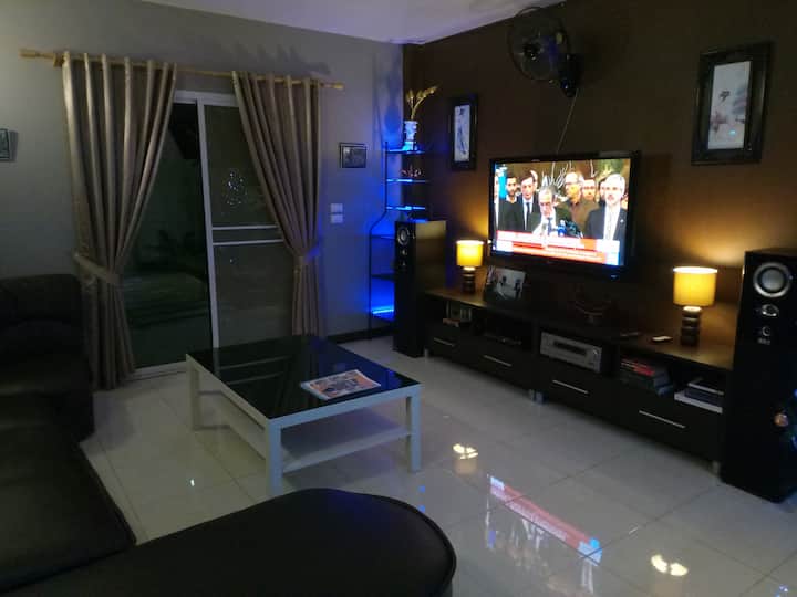 House 5 Bedrooms Pool Jacuzzi Billiard All Private - Pattaya