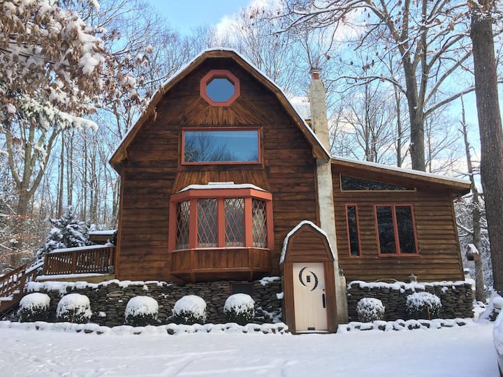 Handcrafted Elegance - Phoenicia, NY