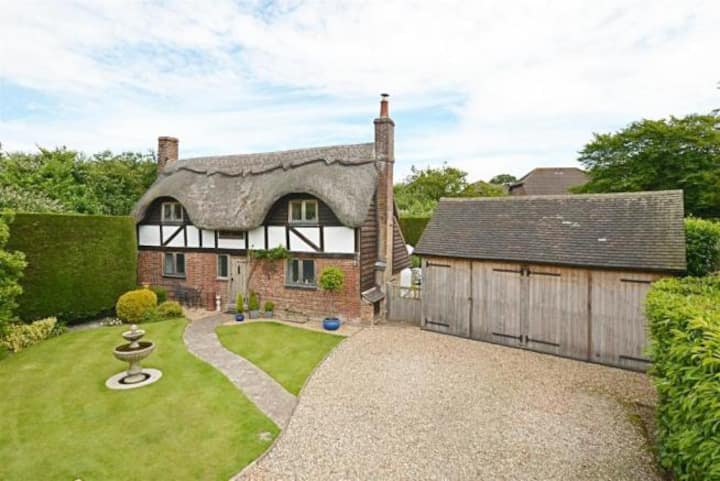 The Old Thatched Cottage Tenterdentwo Bedroom - Kent