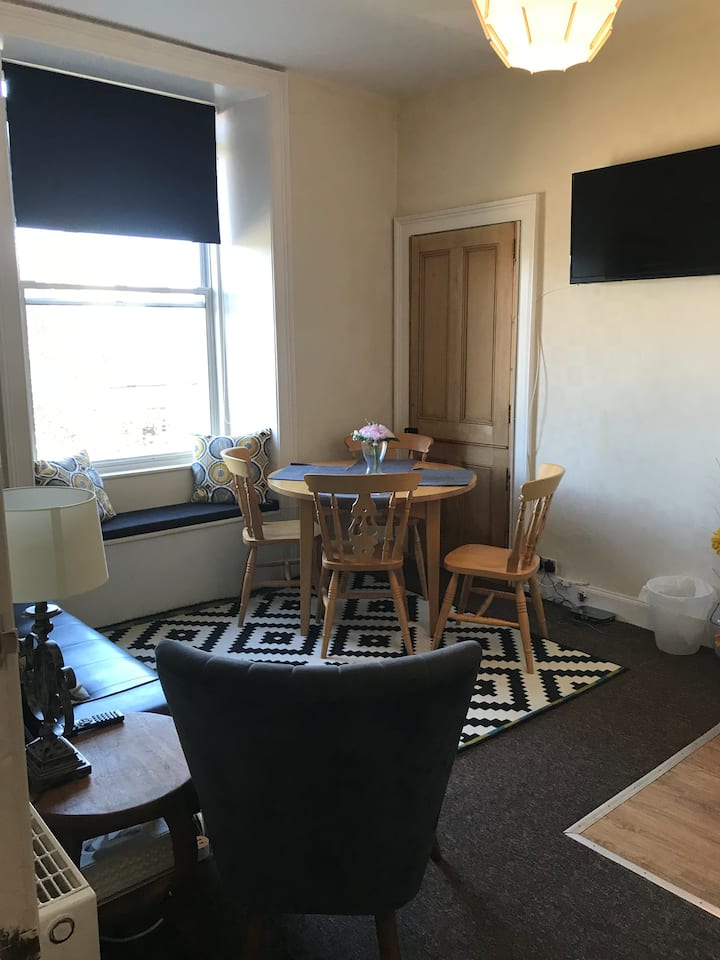 Quiet Private Room Near Hymarket Station - Edinburgh